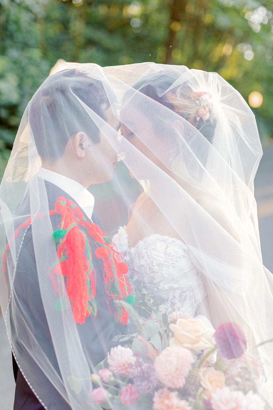 Summer Katchin Wedding at the Abernathy Center | Seng and Naw